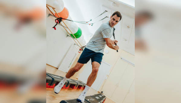 Roger Federer Retirement News: Injuries and knee surgery challenges end ...