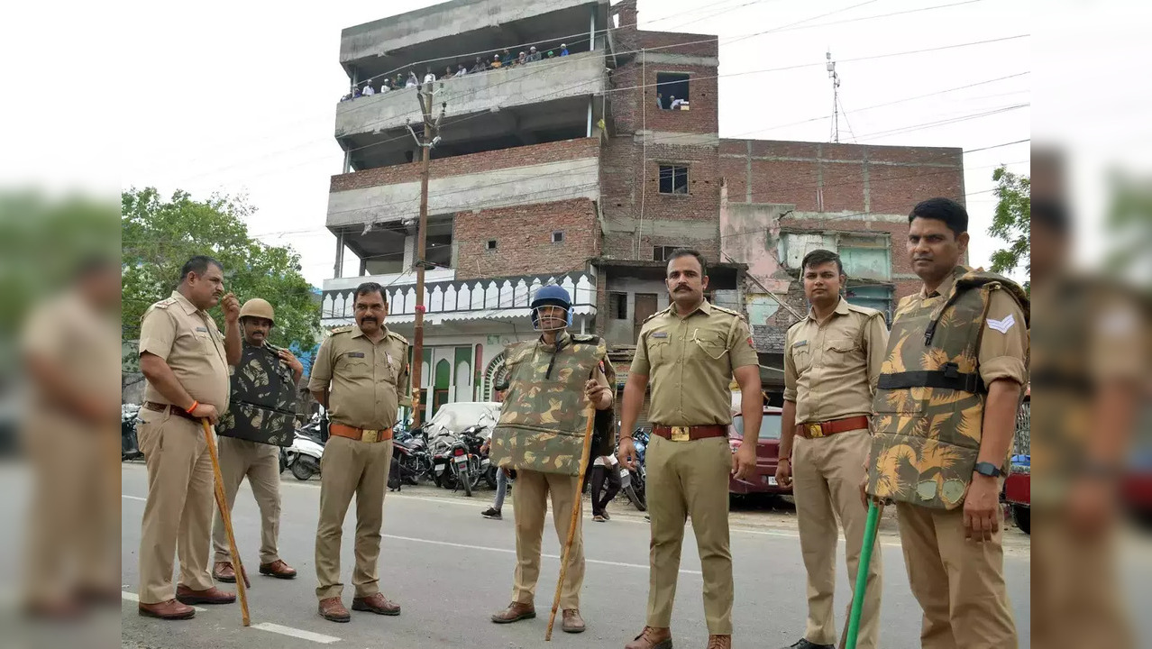 Ghaziabad doctor booked for lodging 'false' complaint alleging 'sar tan ...