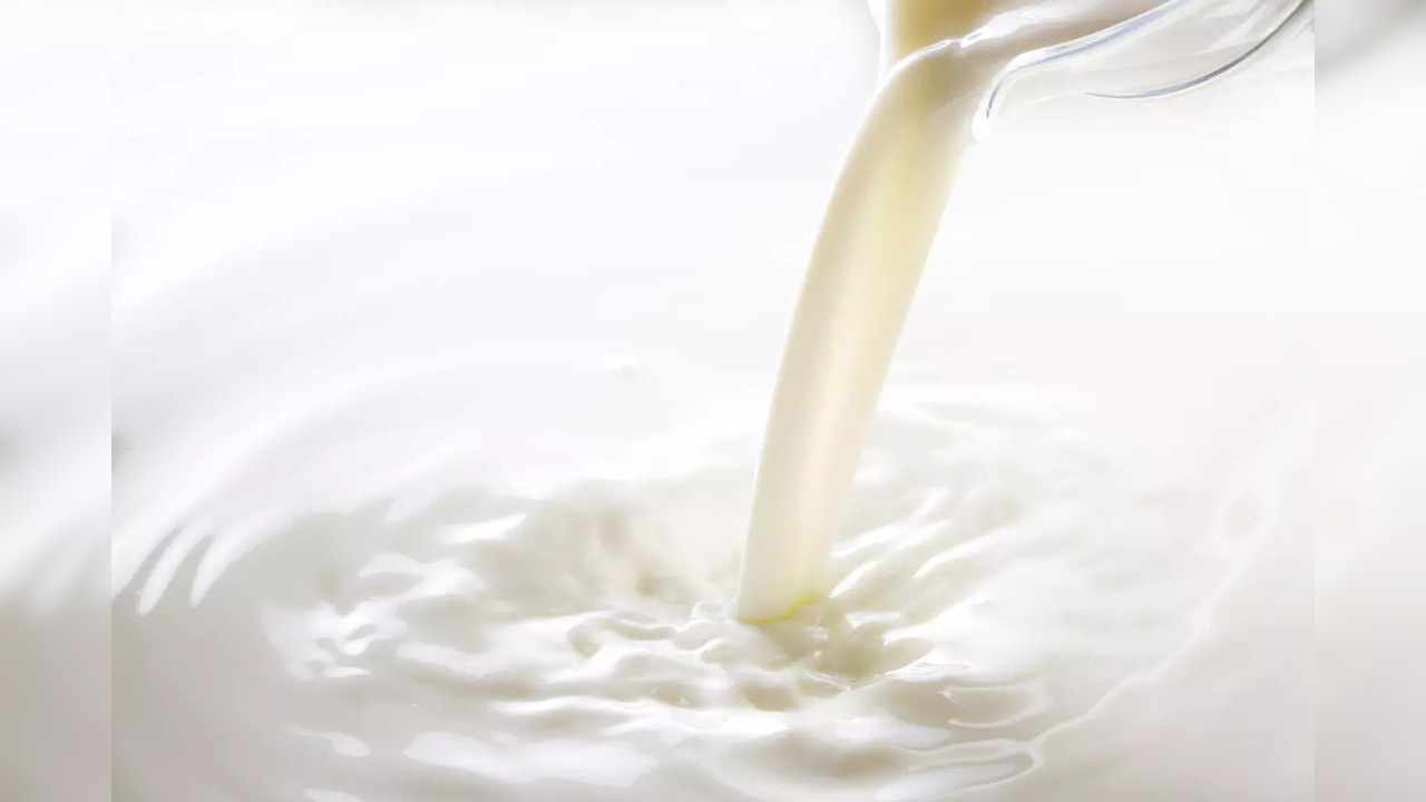 Milk for skin: Benefits of using the raw ingredient for your face ...