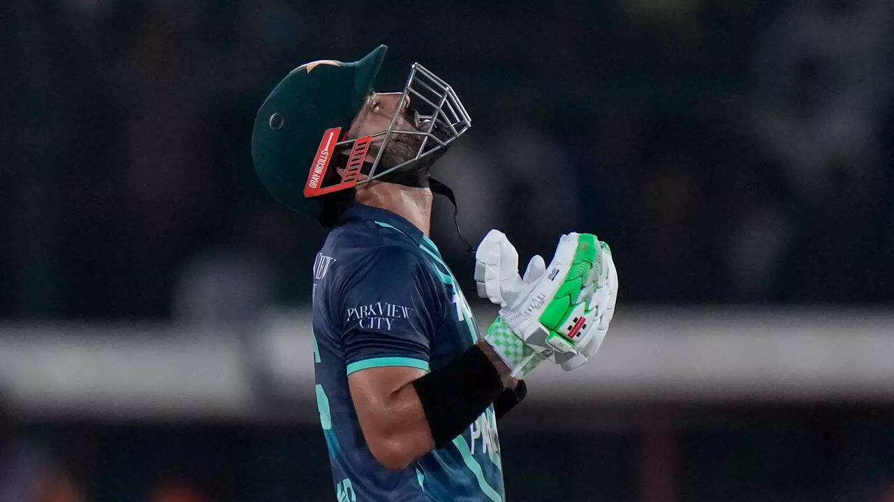 Usko Allah khair de: Mohammad Rizwan responds to question on critics ...