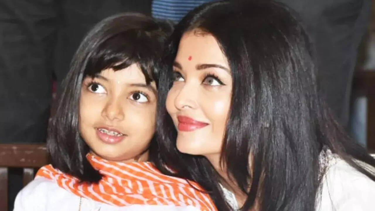 Aishwarya Rai's phone wallpaper is the cutest image of her baby girl ...