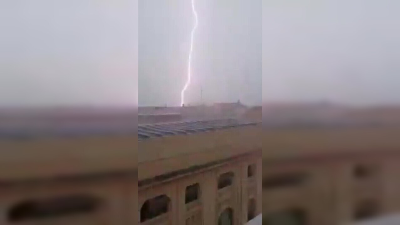 Viral video: Allahabad High Court lawyer films terrifying moment ...