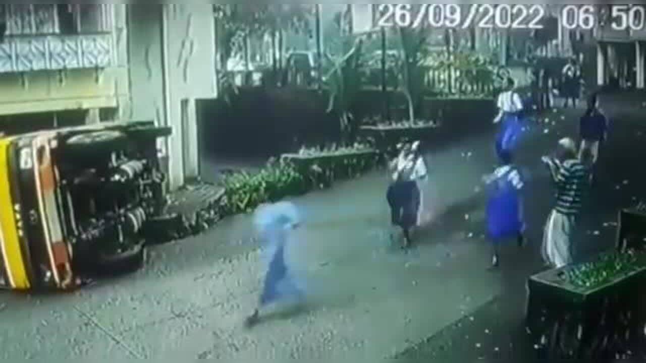 A bunch of school students had a narrow escape after their bus rolled ...