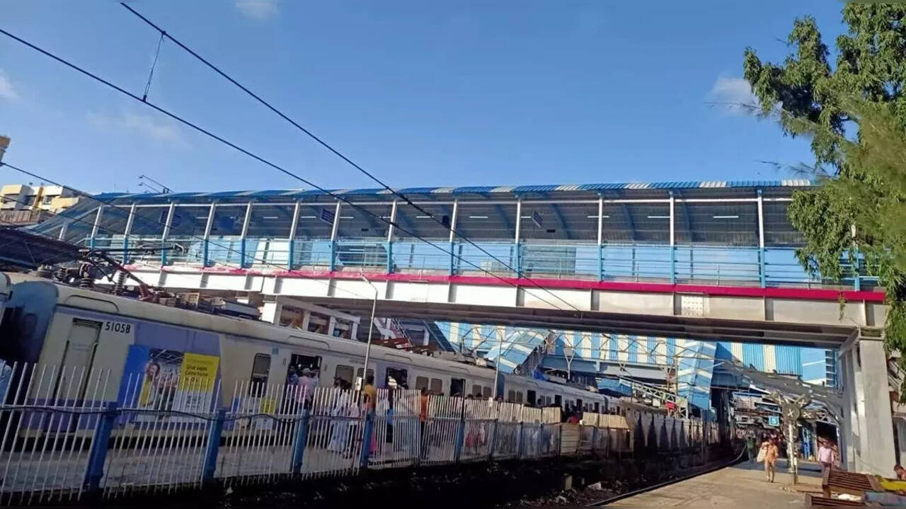 Western Railway's new foot over-bridge opens up at Mumbai’s Dadar ...