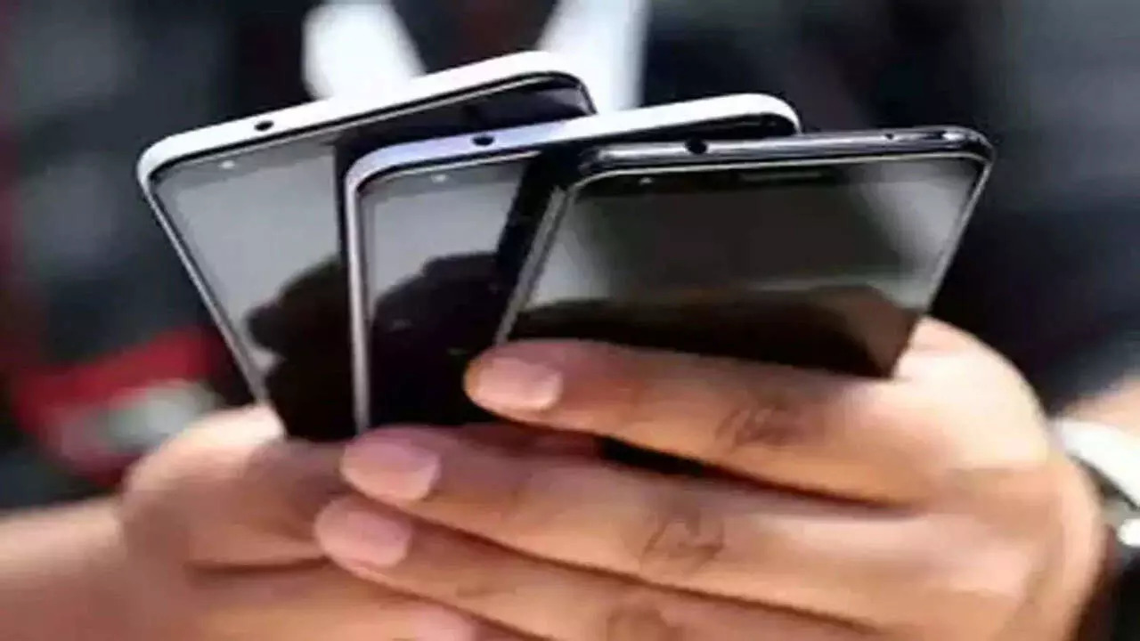 Smart time to buy a smartphone? Mobiles costlier this festive season ...