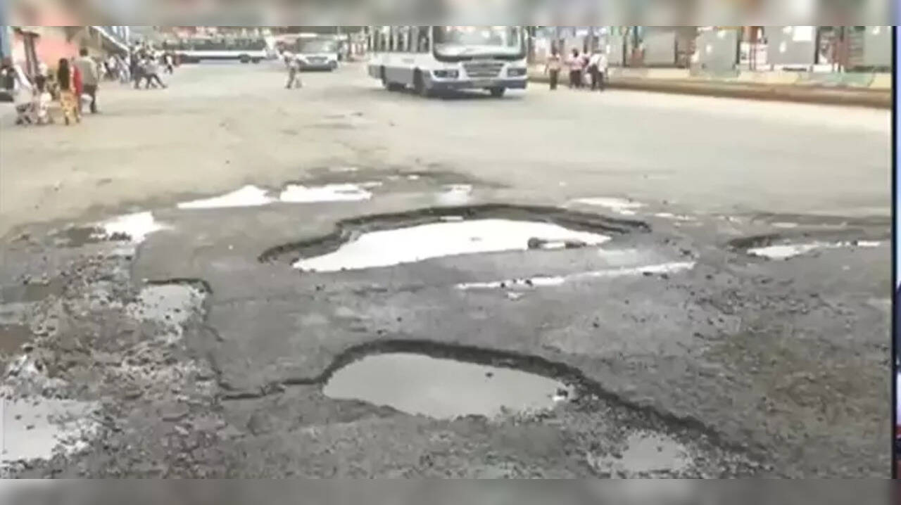Pothole Proof: Visuals show potholes still persist in Bengaluru after ...