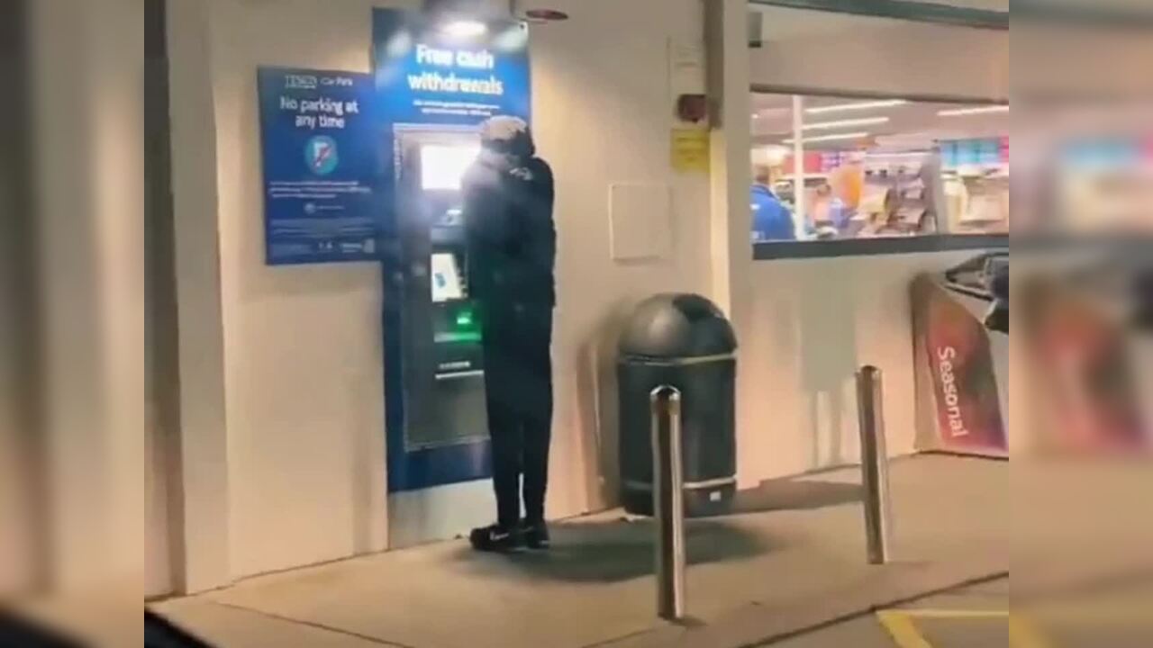 Viral video: People queue up behind mannequin ‘taking forever’ to ...