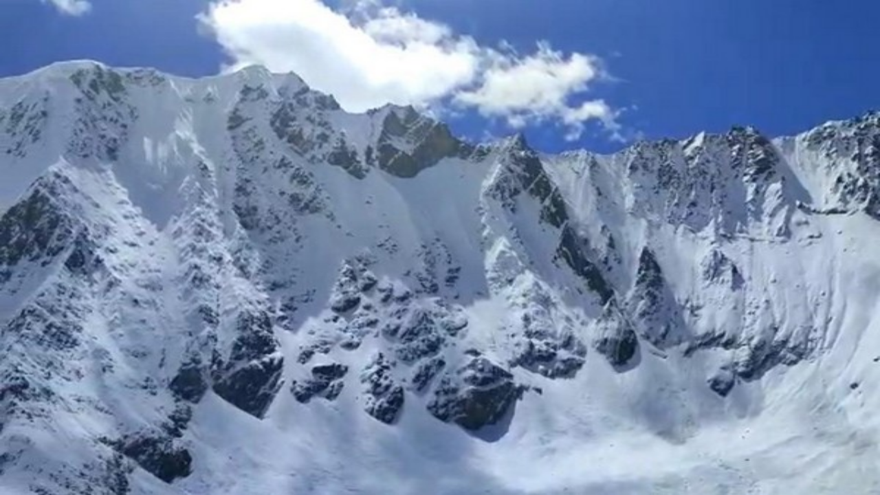 Stunning! Higher reaches of Uttarakhand receive heavy snowfall as ...