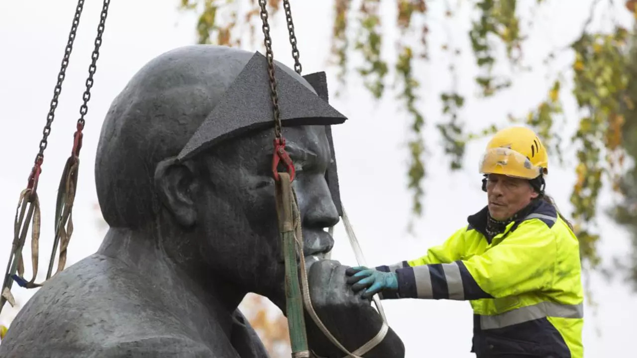 Finland removes last publicly displayed statue of Soviet leader ...