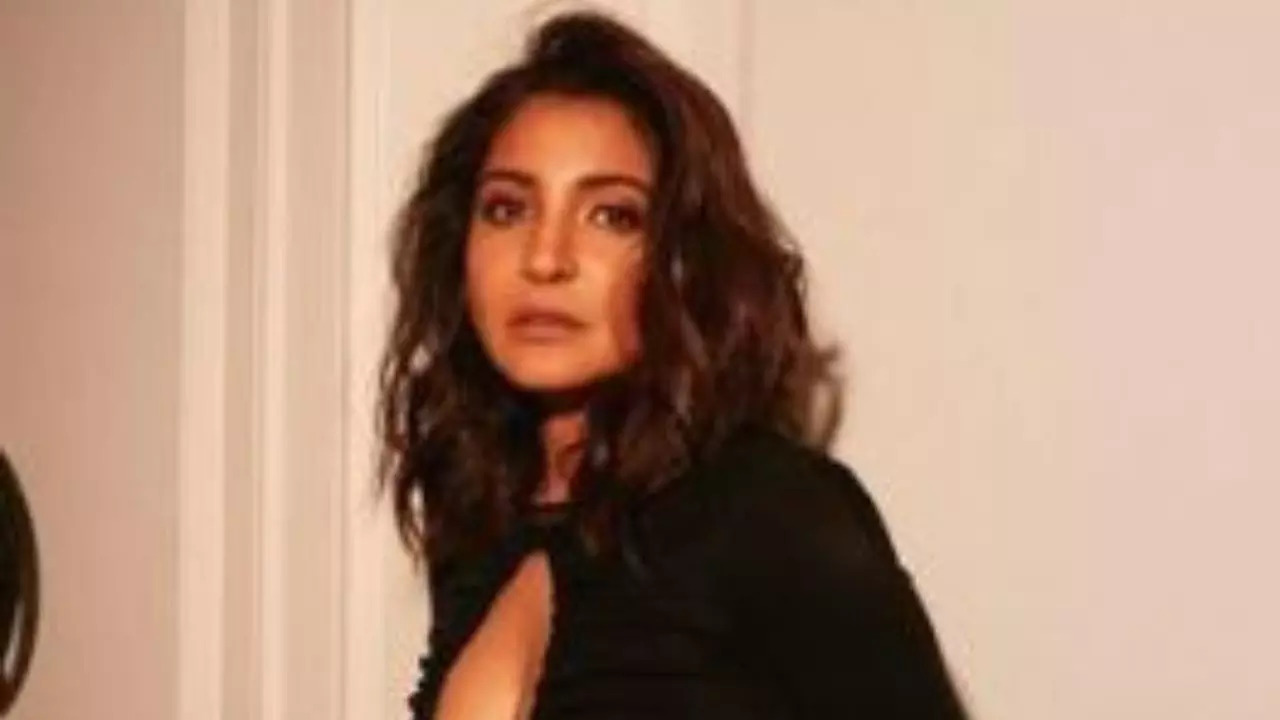 Anushka Sharma shares an inside glimpse of her palatial abode and its ...