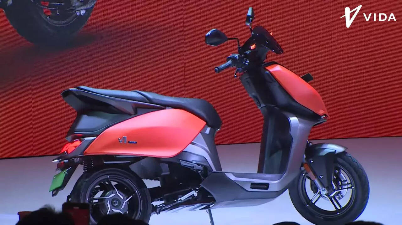 Hero Vida V1 Electric Scooter Launch: Price, Range, Variants, Riding ...