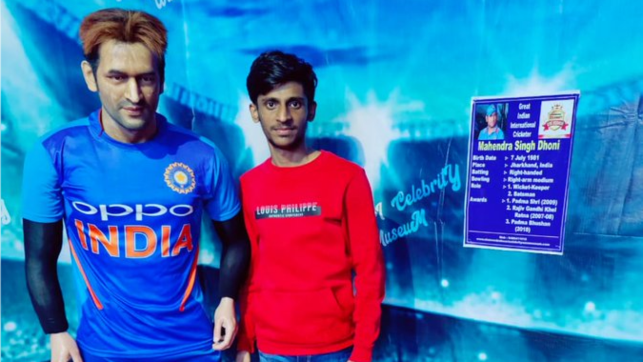 D Dhenier in the house: Viral image of MS Dhoni's wax statue in Mysore ...
