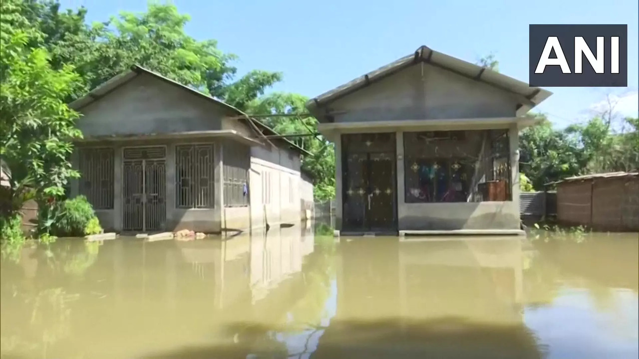 Assam Floods Over 33 000 People Affected Brahmaputra River Flowing
