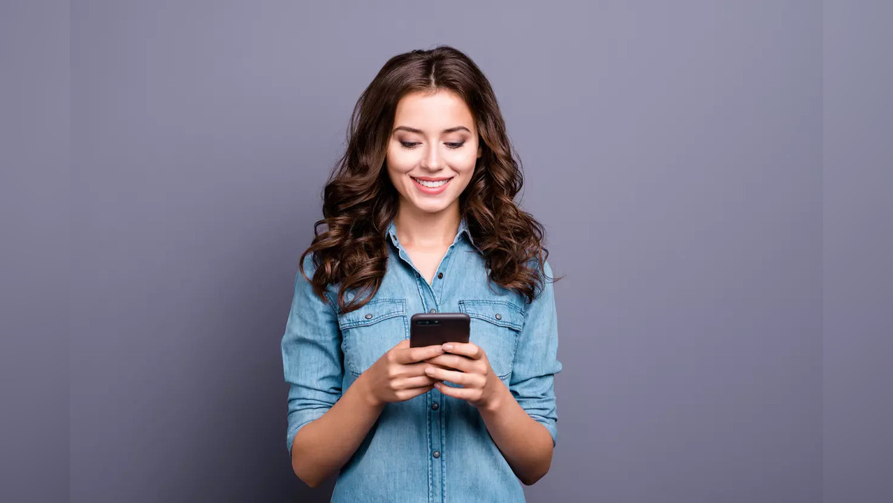 Mindful use of smartphones enhances productivity, reveals new study ...