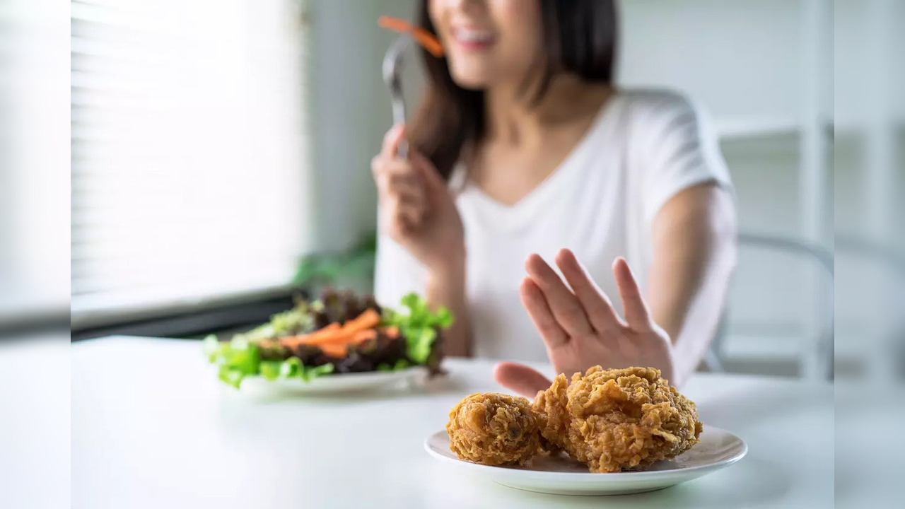 Stress eating? How to train your brain to crave healthy food? | Health ...