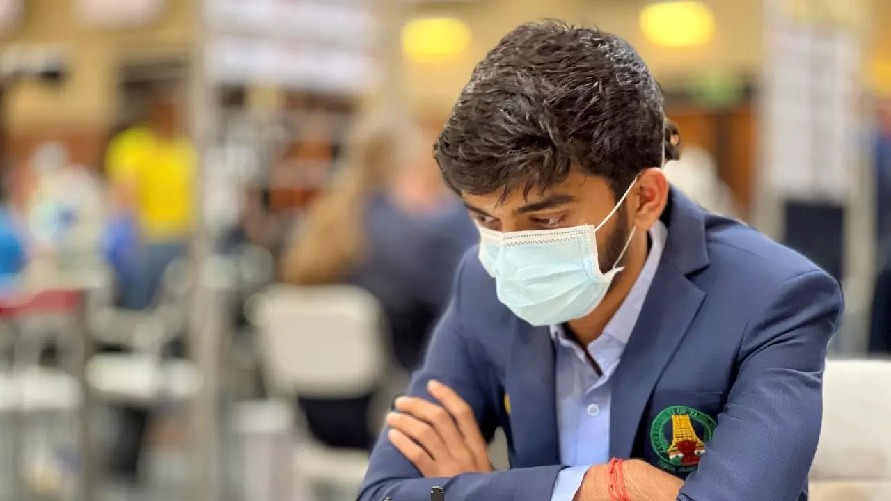 16-year-old Indian Grandmaster Gukesh stuns Magnus Carlsen in Aimchess ...