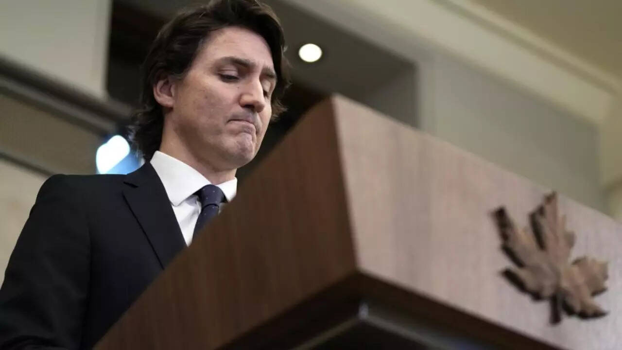 Justin Trudeau joins Canadian demonstrators in support of Iran protests Justin Trudeau joins Canadian demonstrators in support of Iran protests