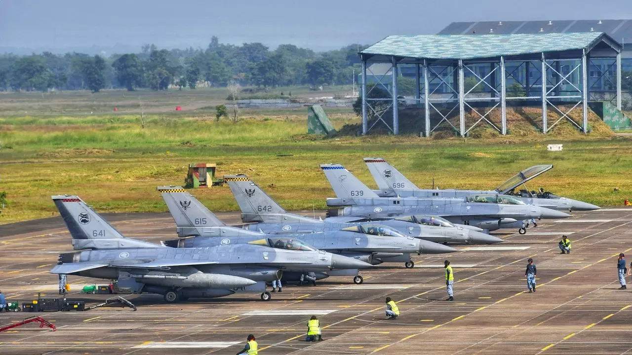 India, Singapore Air Forces train together after two years of COVID gap ...