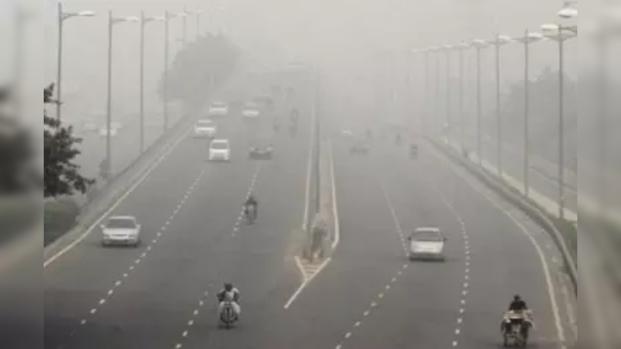 Delhi air quality continues to deteriorate; overall AQI in 'very poor' category at 339 | Delhi ...