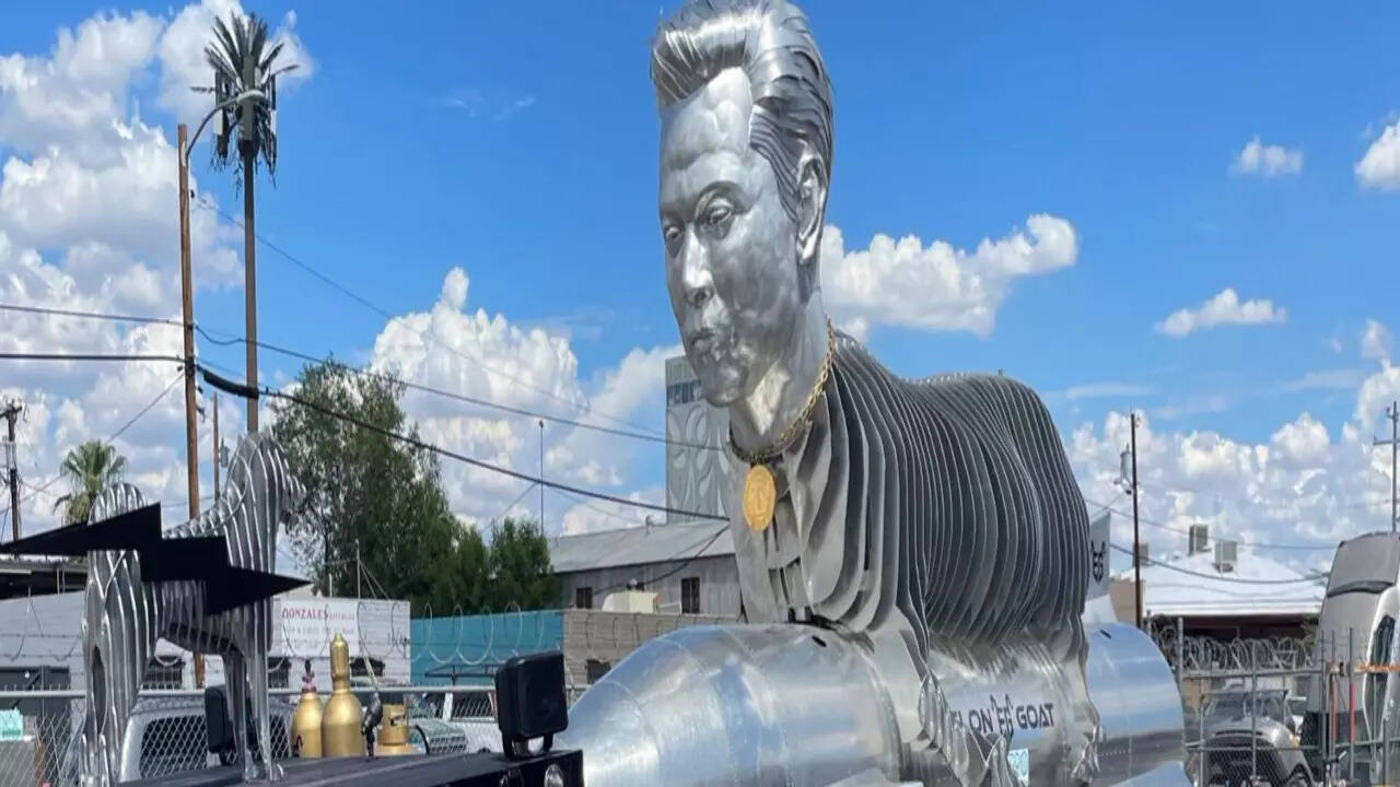 Canada: Fans build 30-Foot Aluminium monument of Elon Musk worth 5 ...