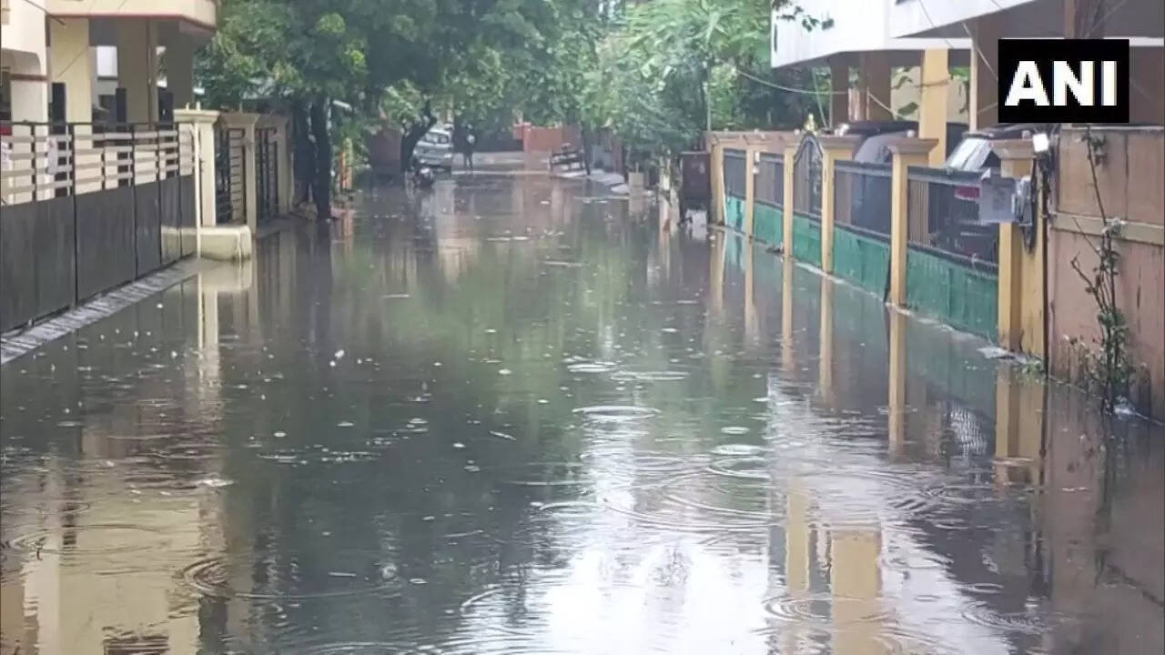 Severe waterlogging in many Tamil Nadu districts including Chennai; schools, colleges shut due ...
