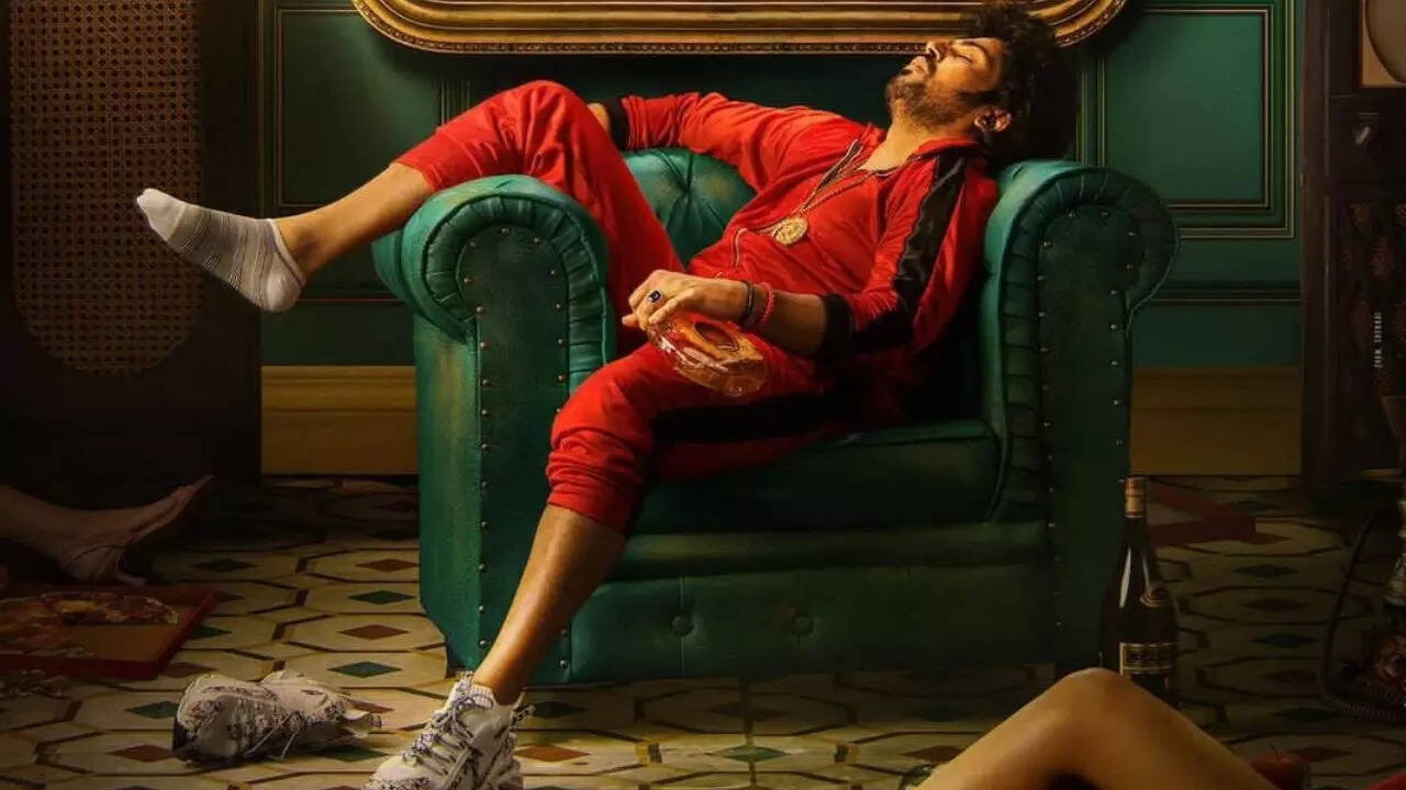 Japan FIRST LOOK out: Actor Karthi in quirky avatar in his 25th film ...