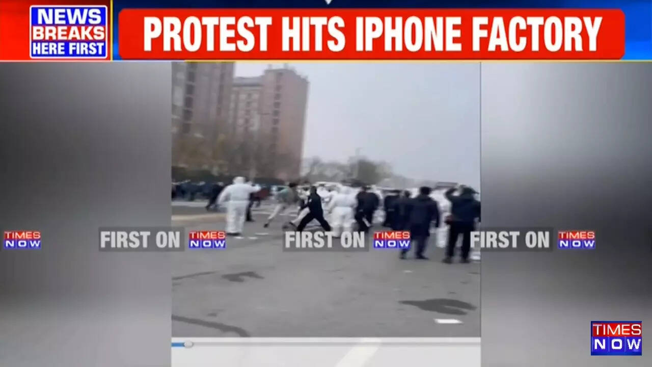 China: Large-scale protests have broken out at Foxconn's largest iPhone ...