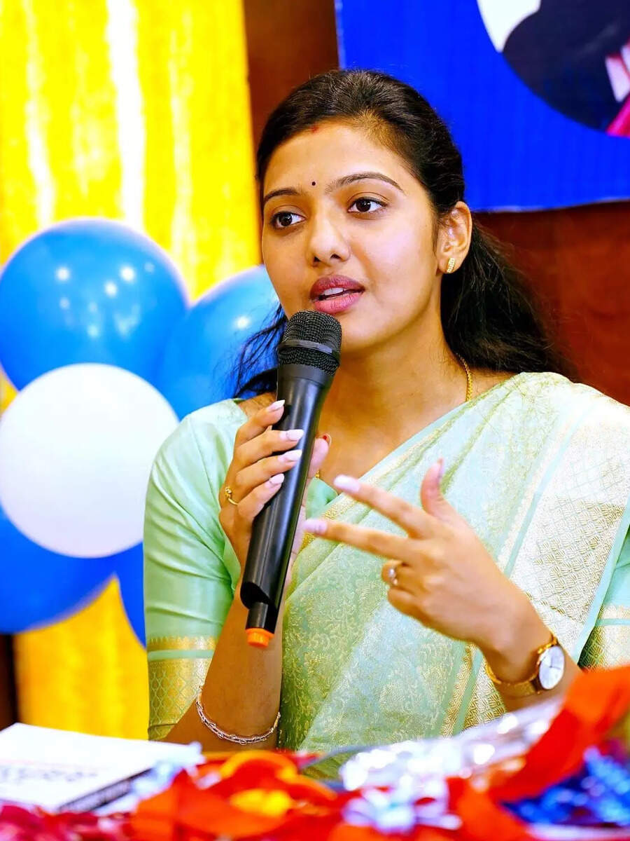 IAS Srushti Deshmukh Marksheet UPSC Topper With AIR 5 Check Her 10th