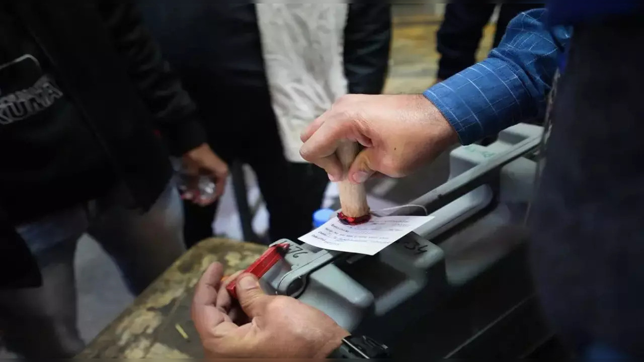 Delhi MCD Election 2022: AAP's 'double-engine' govt or BJP retaining ...