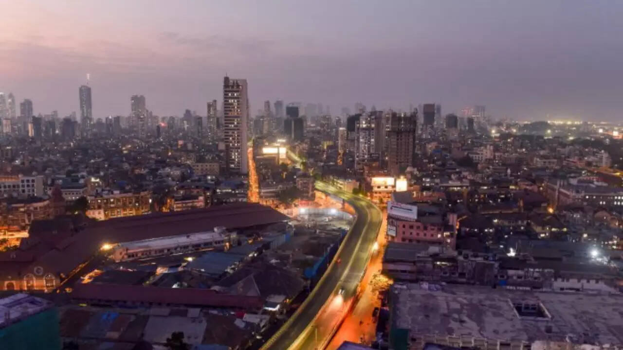 Mumbai witnesses most polluted winter in four years; AQI likely to ...