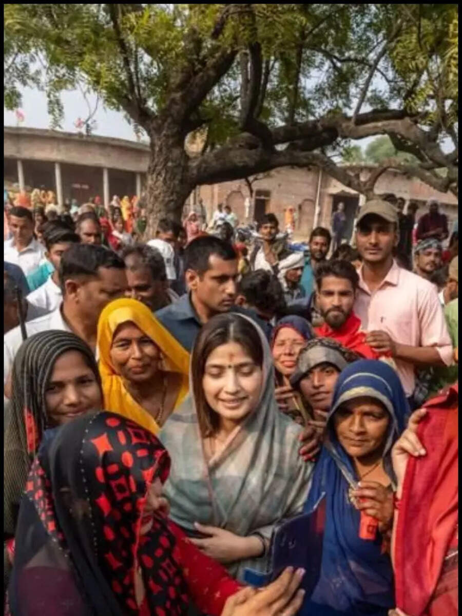 SP's Dimple Yadav set to become Mainpuri's first woman MP| Times Now