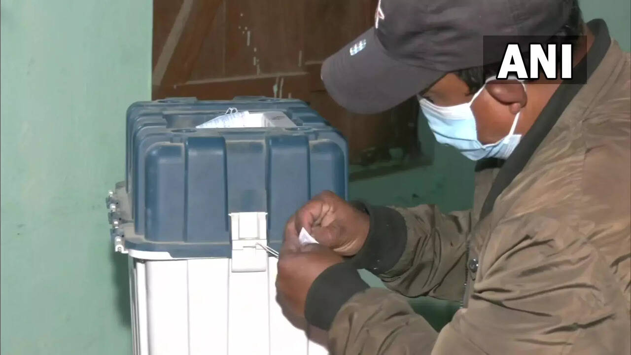Gujarat Election Results 2022: Congress candidate alleges EVM tampering ...