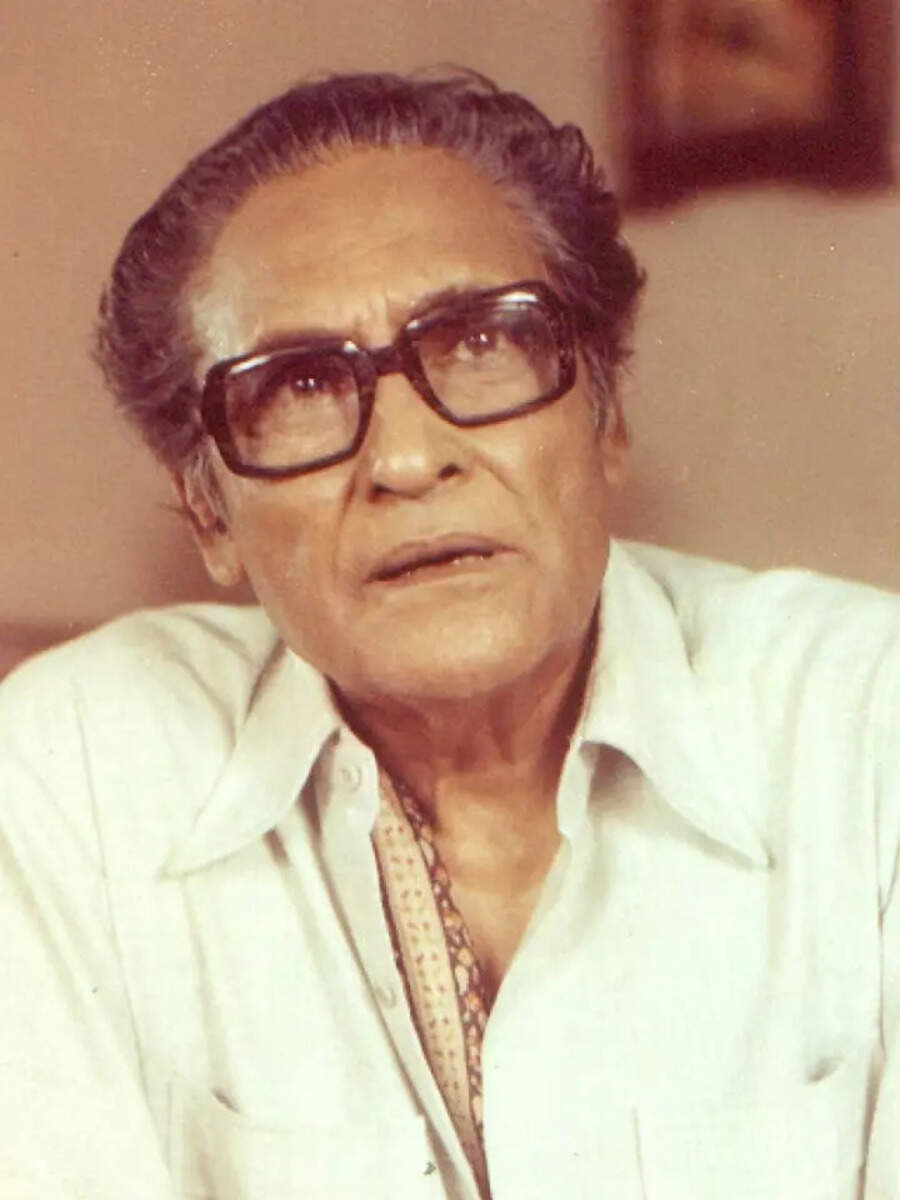 Most iconic roles of Ashok Kumar| Times Now