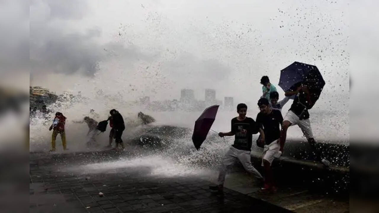 Cyclone Mandous: Moderate rain likely to lash Mumbai, other districts ...