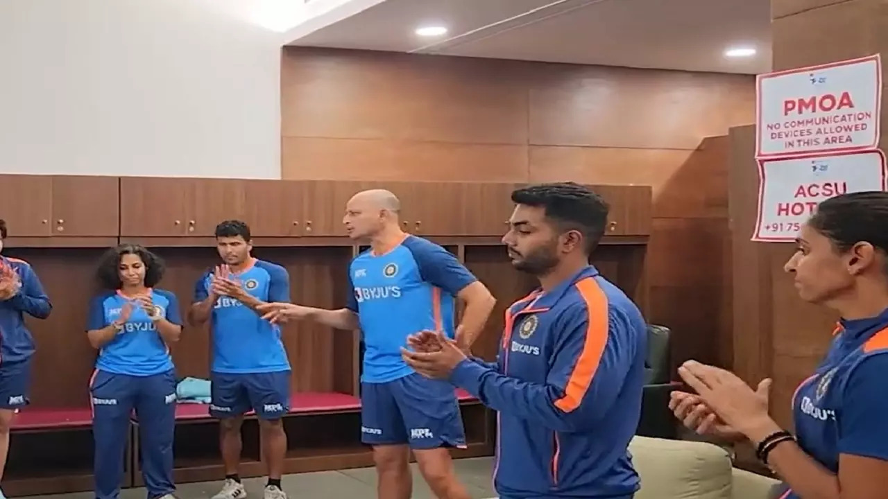 WATCH: India Women's batting coach Hrishikesh Kanitkar's inspiring ...