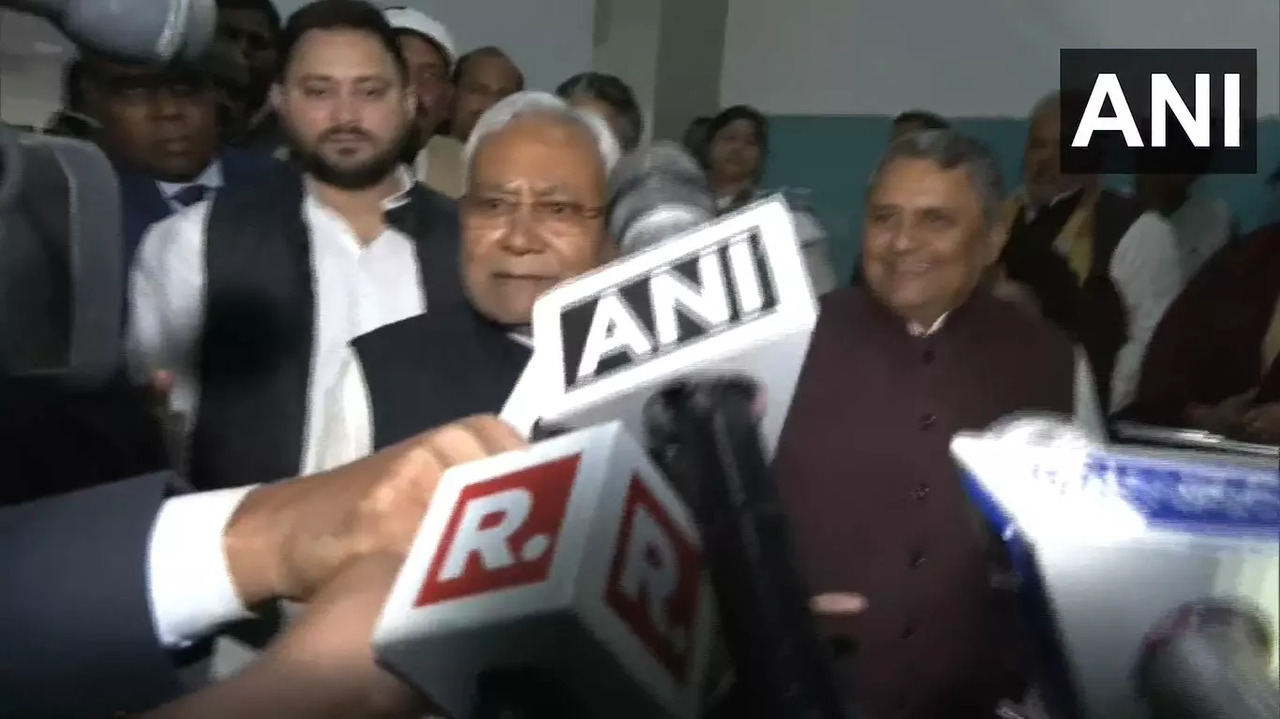 Tejashvi Yadav to take over as Bihar CM? What Nitish Kumar said leadership question-WATCH ...