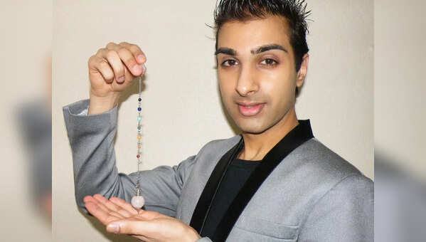 Psychic who correctly predicted Notre Dame fire, Harry and Meghan's ...