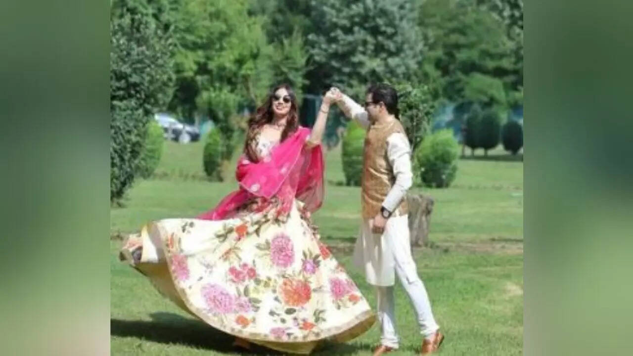 IAS officer Athar Aamir Khan, Dr Mehreen Qazi dance in viral clip ...