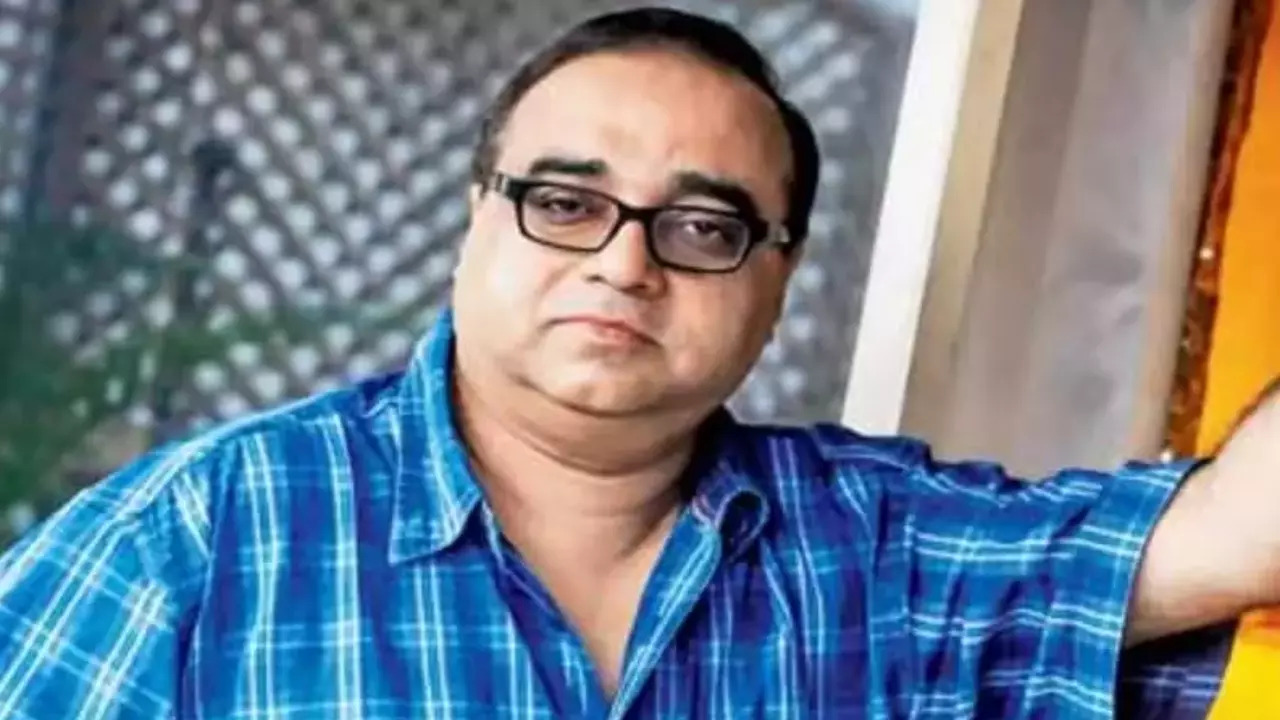 Rajkumar Santoshi announces comeback project Gandhi Godse Ek Yudh after ...