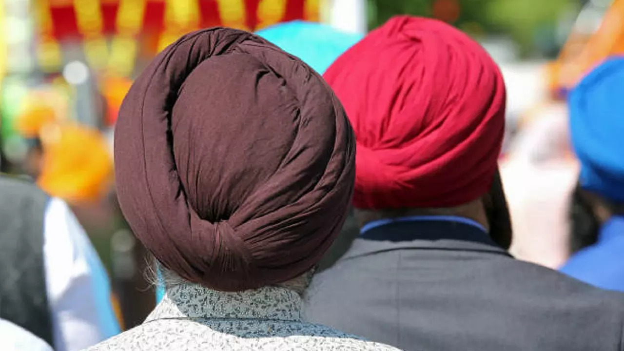 US court orders marines to allow Sikhs with beards, turbans | Times Now