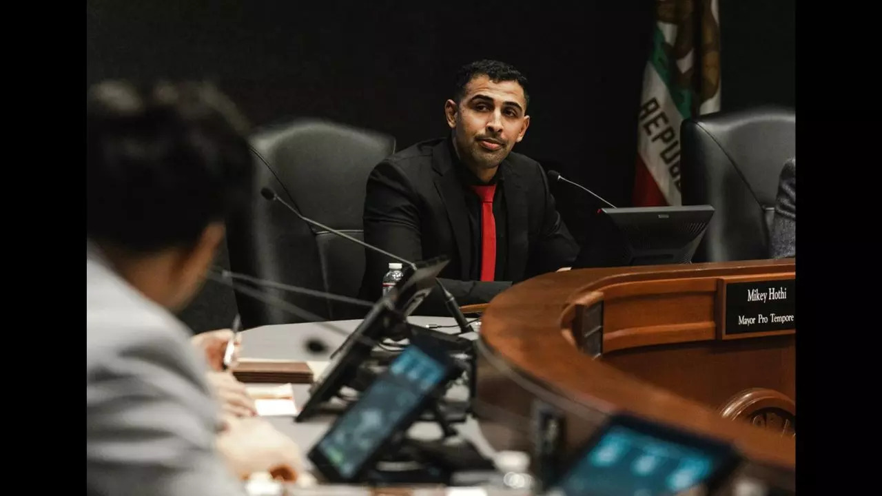 Who is Mikey Hothi? California city elects FIRST Sikh mayor | World ...