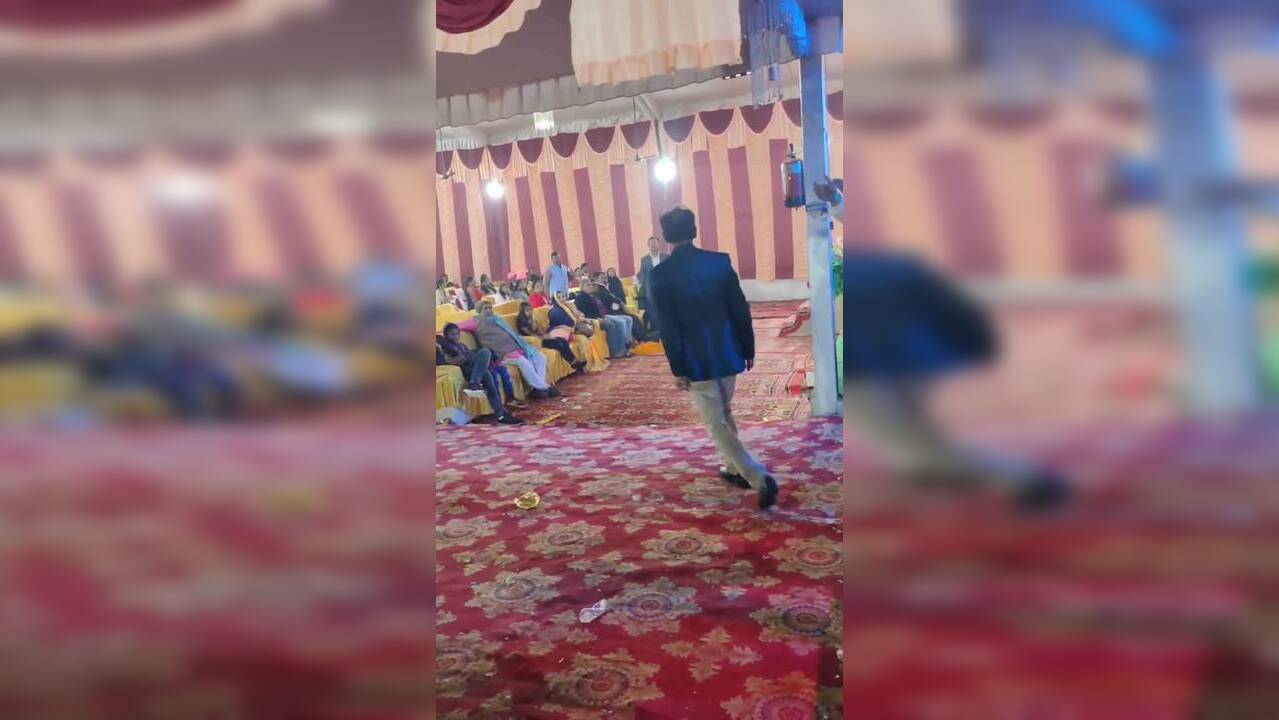 Uncle ne dhoom macha di: Man dances to Mithun Chakraborty's Jimmy Jimmy ...