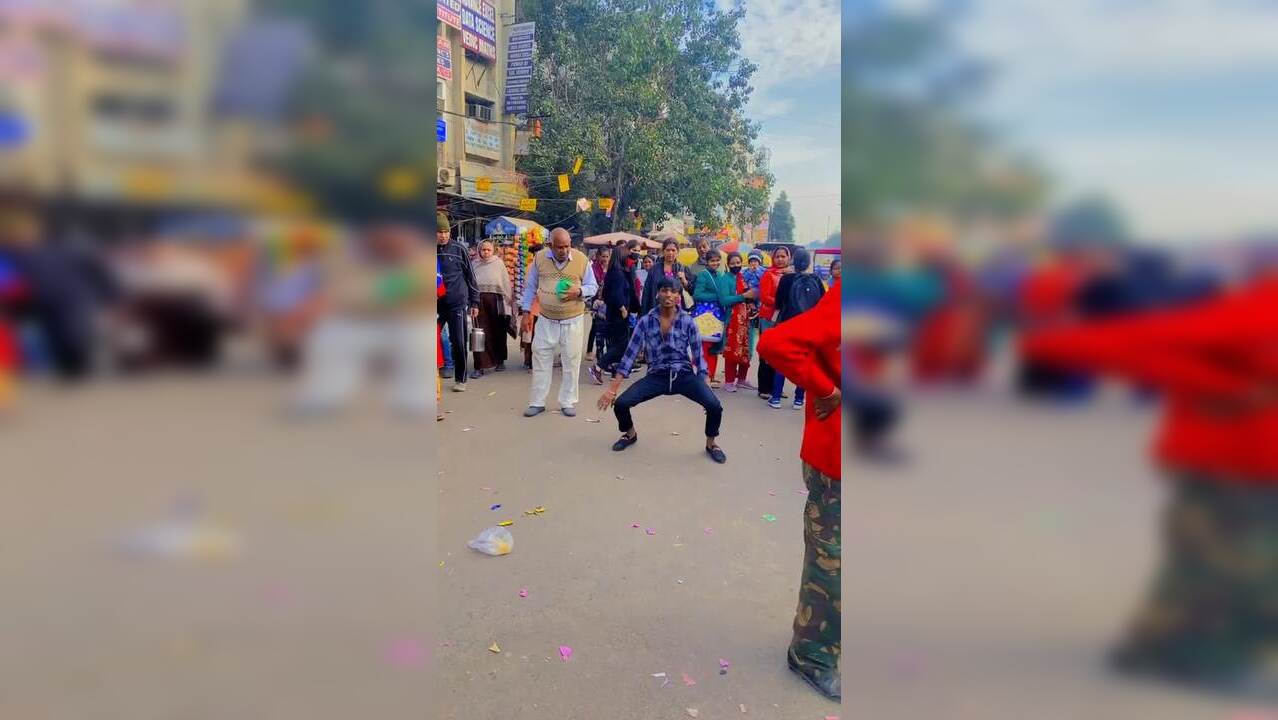 Man dances to Hai Bada Anadi Rabba in middle of road, people say ...