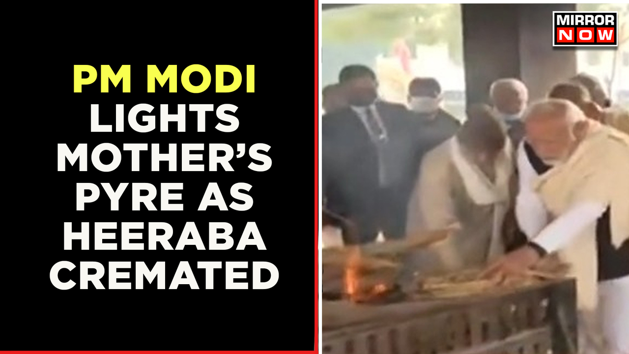 Prime Minister Narendra Modi Lights Mother's Pyre, Bids Final Goodbye ...