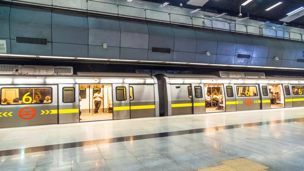 Delhi Metro New Year Restrictions: Rajiv Chowk exit gates to close at 9 ...