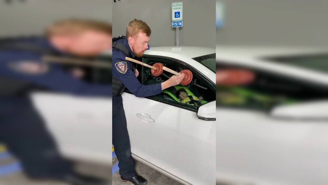 Viral video: Policeman shows ‘easiest’ way to unlock car door using ...