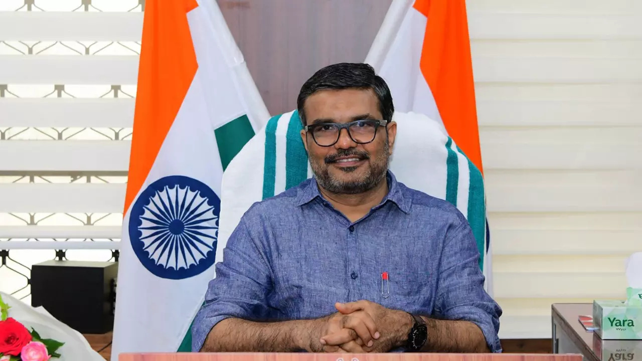 Adi Shankaracharya was advocate of 'cruel caste system', Manusmriti ...