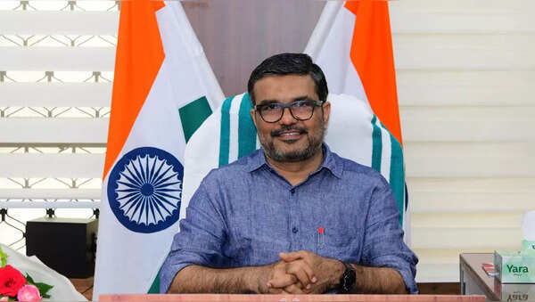 Adi Shankaracharya was advocate of 'cruel caste system', Manusmriti ...