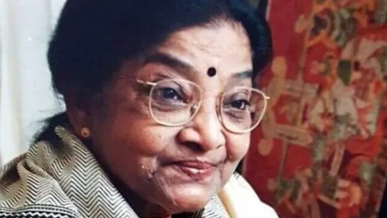 Legendary singer Sumitra Sen passes away at 89 | Entertainment News ...