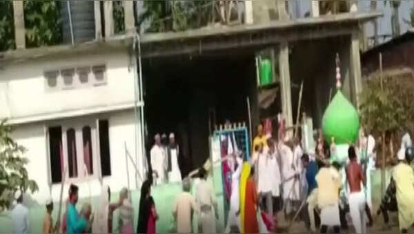 Assam: Clash between two factions of mosque leaves one dead, several ...
